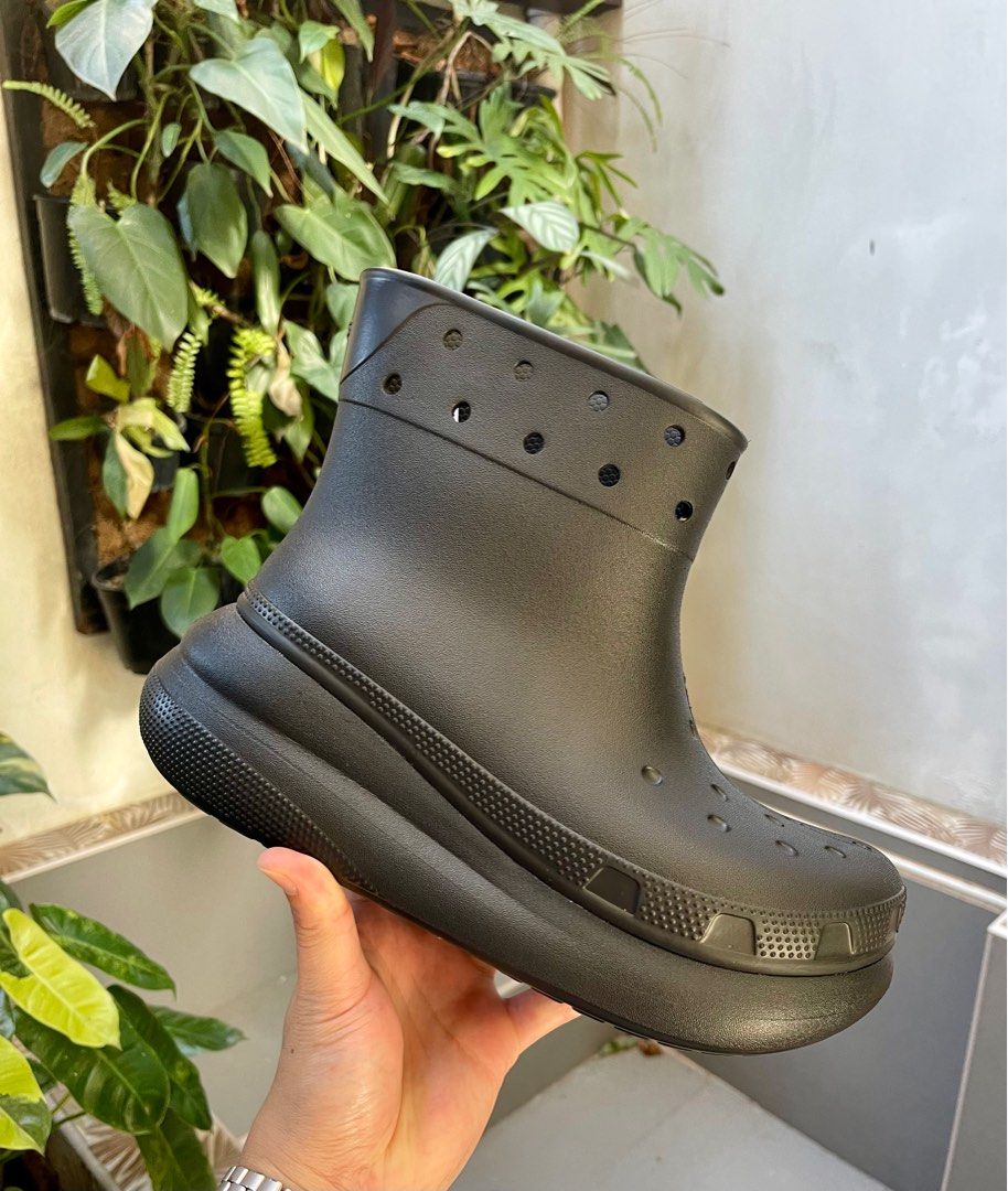 Crocs Classic Crush Boots, Men's Fashion, Footwear, Boots on Carousell