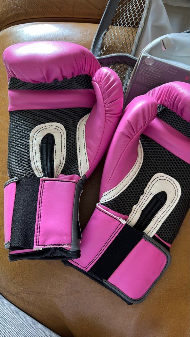 Everlast Boxing Gloves 8oz, Sports Equipment, Other Sports Equipment ...