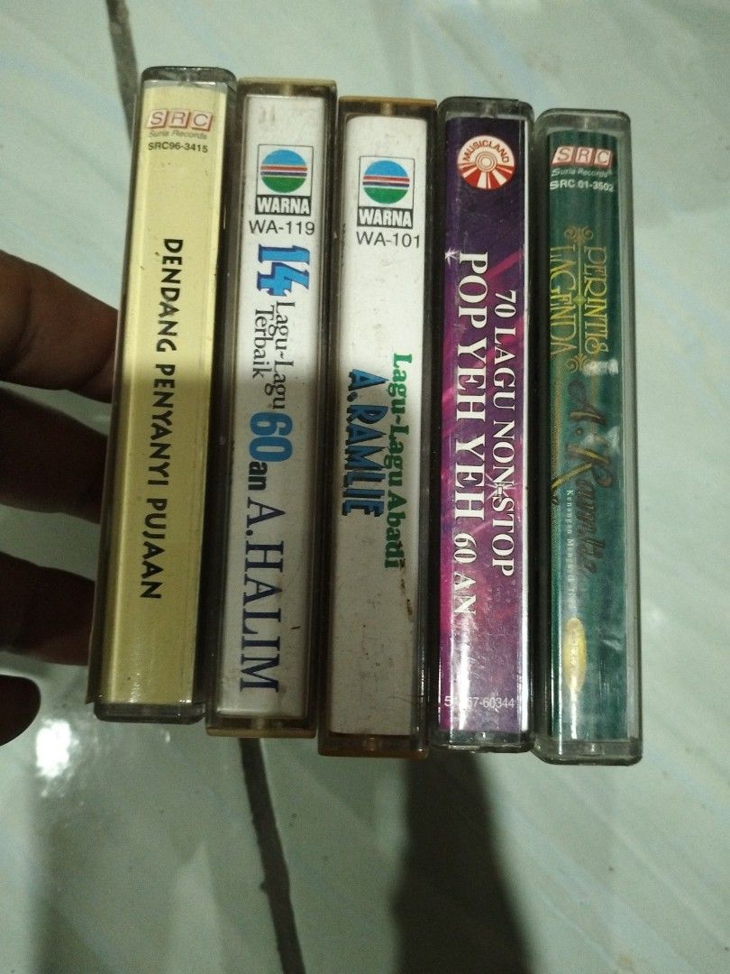 Kaset lama lagu 60, Hobbies & Toys, Music & Media, CDs & DVDs on Carousell