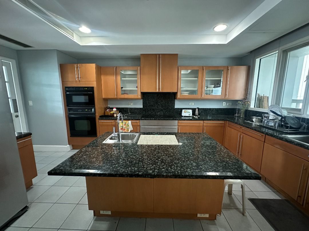 One Roxas Triangle 3BR For Sale Makati Condo For Sale near Two Roxas ...