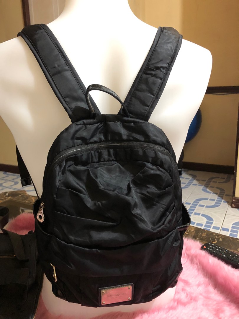 samsonite red, Women's Fashion, Bags & Wallets, Backpacks on Carousell