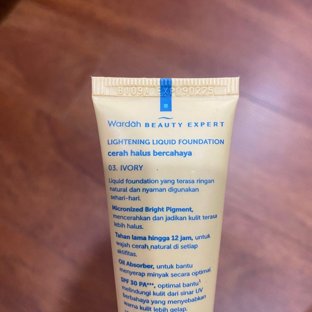 Wardah Lightening Liquid Foundation (03 Ivory), Beauty & Personal Care ...