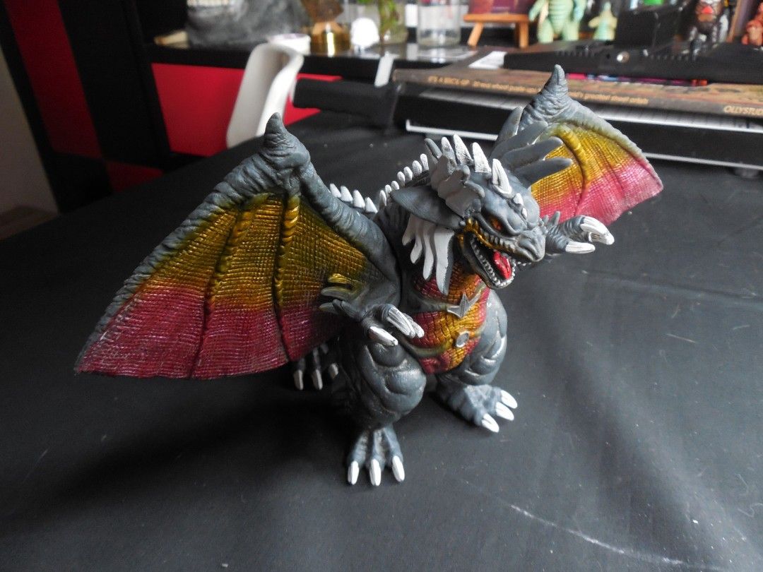 1999 BANDAI Zogu Ultraman Gaia Ultra Monster Series Kaiju Zog Godzilla ...