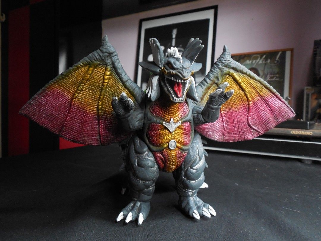 1999 BANDAI Zogu Ultraman Gaia Ultra Monster Series Kaiju Zog Godzilla ...
