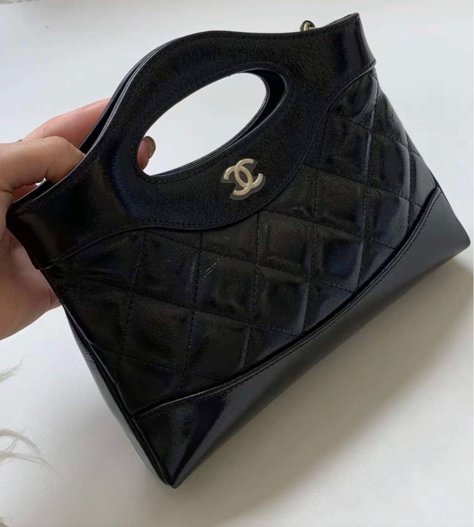 全新 24s Chanel 横版 31 bag nano 31 bag mini 油蠟羊皮 黑金, 名牌, 手袋及銀包 - Carousell