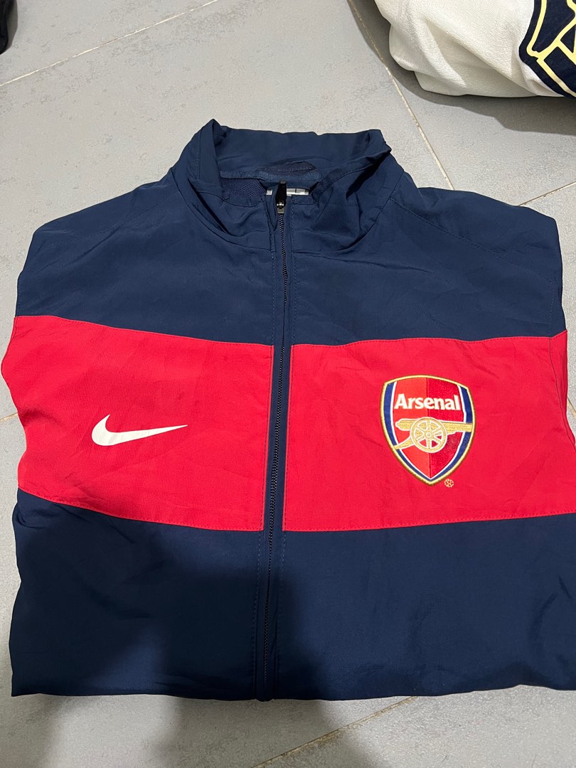 Arsenal Training, Men's Fashion, Coats, Jackets and Outerwear on Carousell