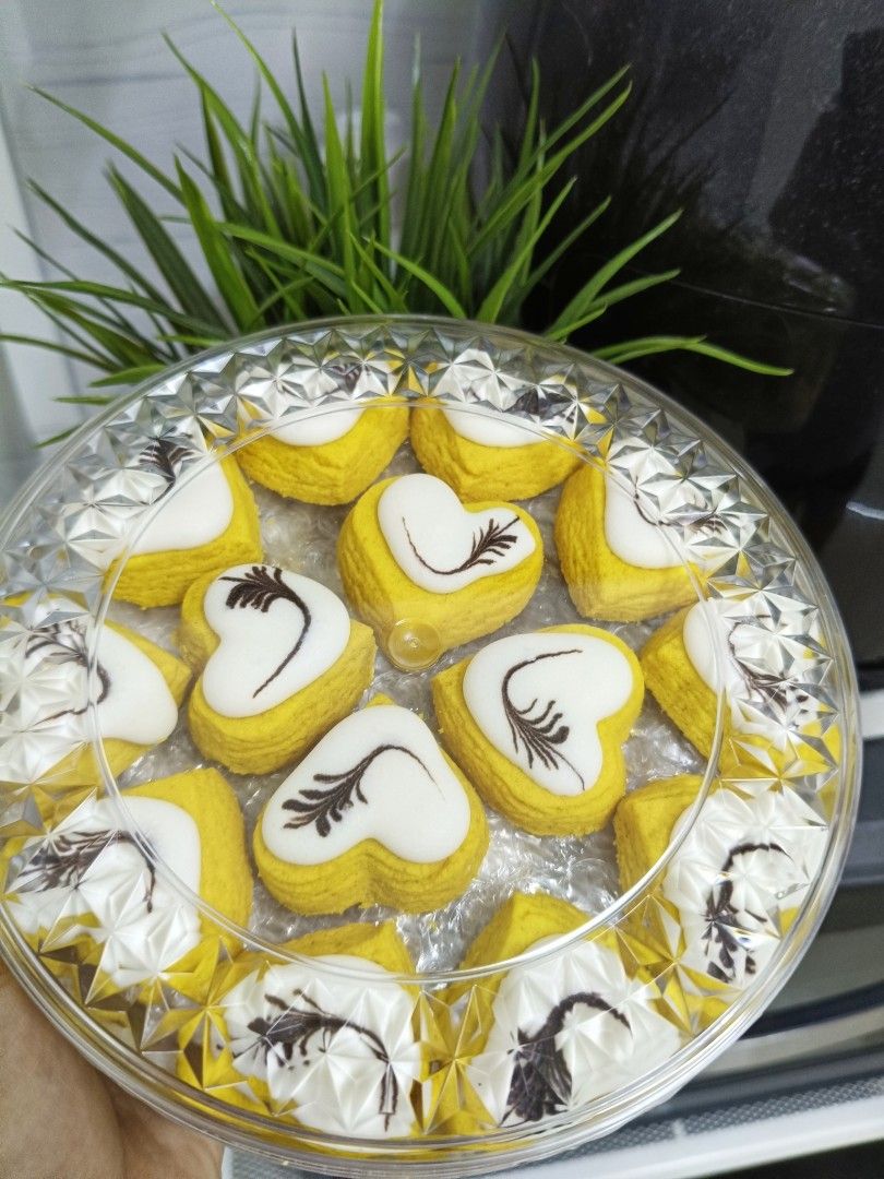 Biskut Raya mama carey, Food & Drinks, Homemade Bakes on Carousell