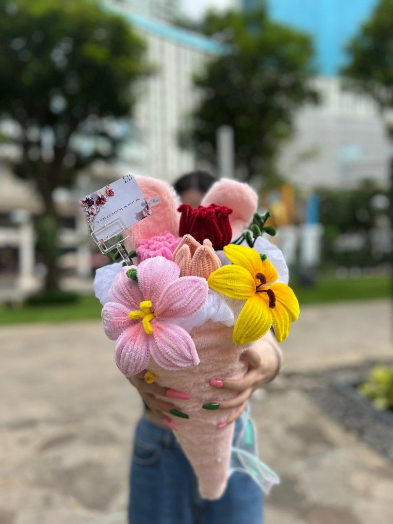 Bouquet bunga bentuk ice cream cone giant for graduation sempro bday ...