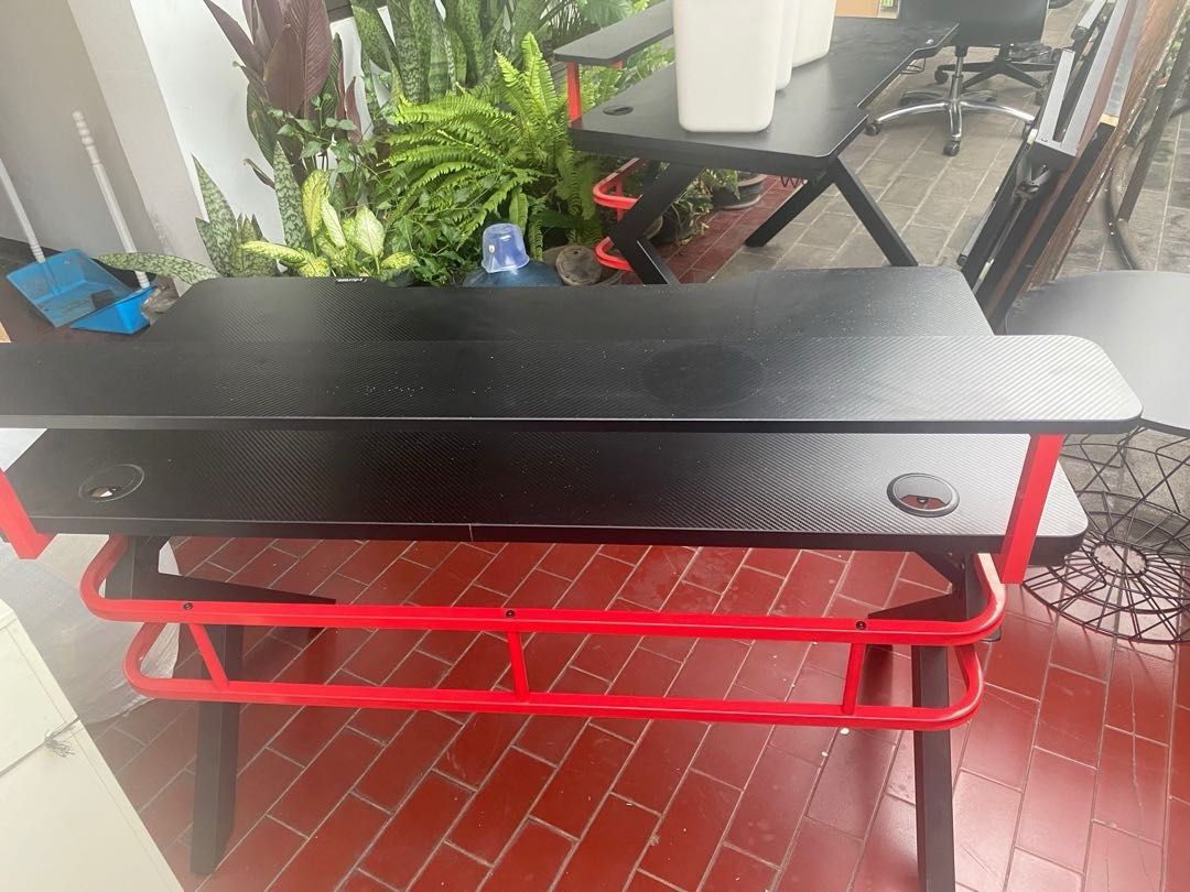 Informa Meja Komputer / Meja gaming/ meja kerja , Perabotan Rumah di ...