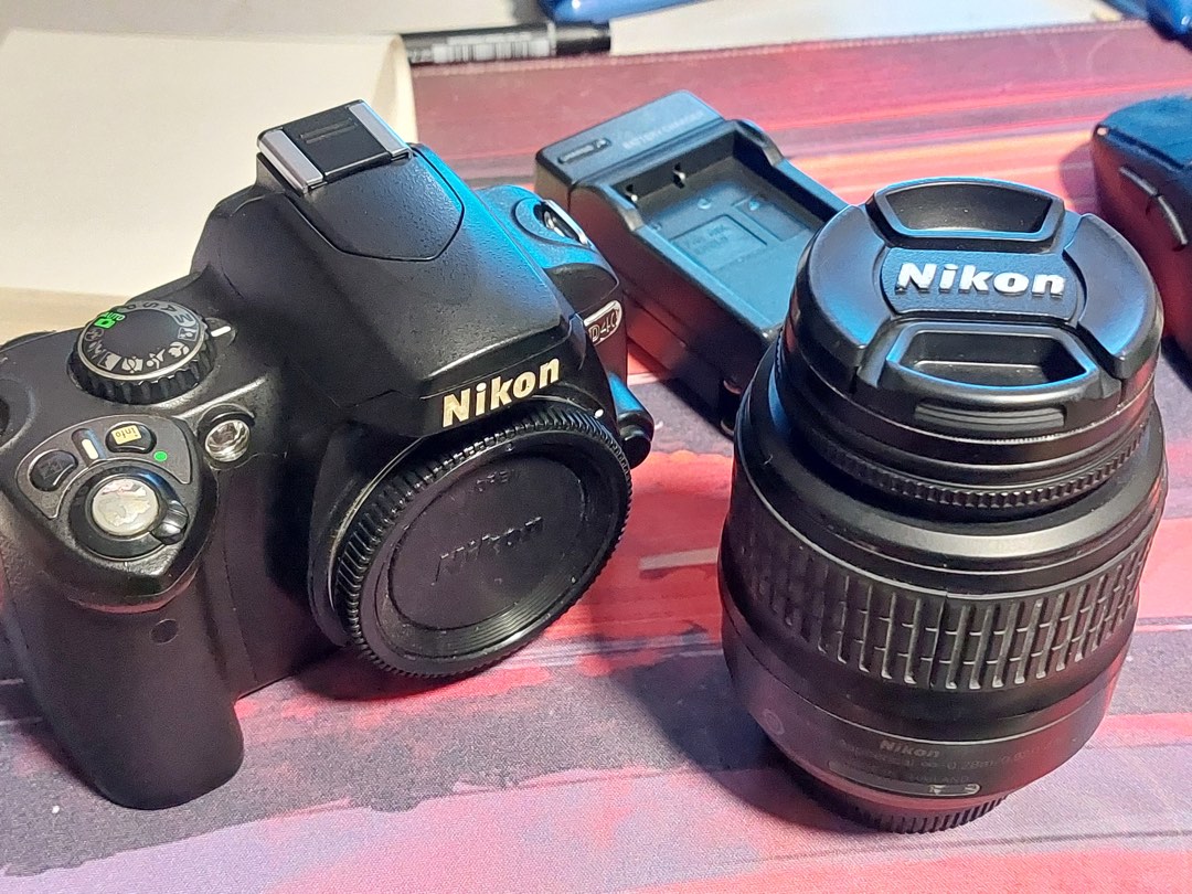 Nikon D40 with Kit Lens, Photography, Cameras on Carousell