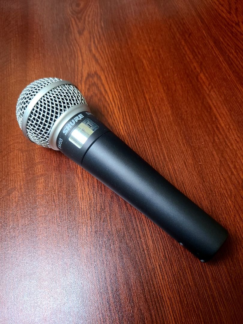 Shure SM58 high-end microphone complete with box + Shure windscreen all ...