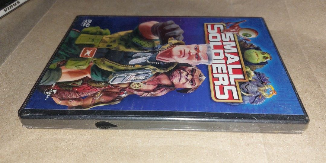 Small Soldiers Kirsten Dunst Gregory Smith Jay Mohr Phil Hartman Kevin ...
