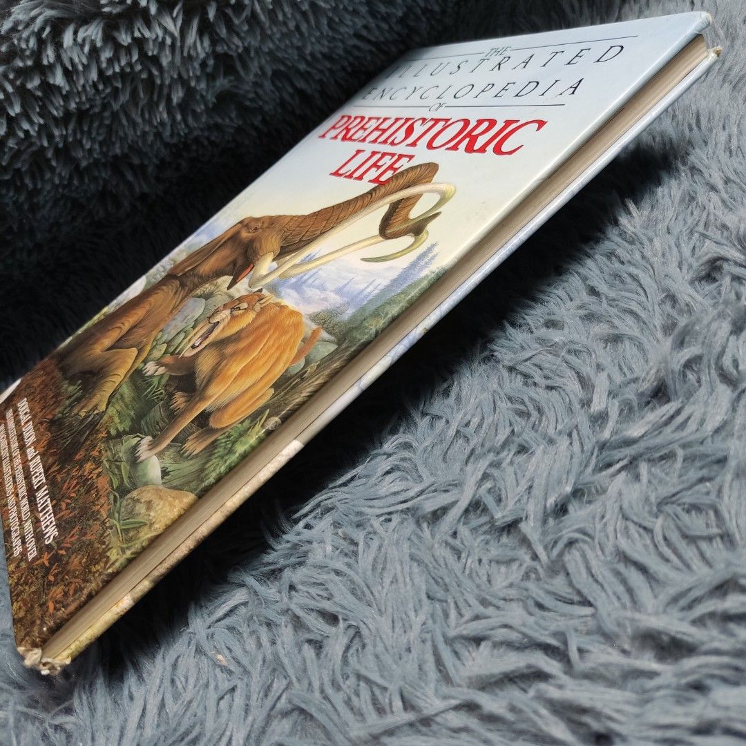 The Illustrated Encyclopedia of Prehistoric Life [ Hardbound ] Dougal ...