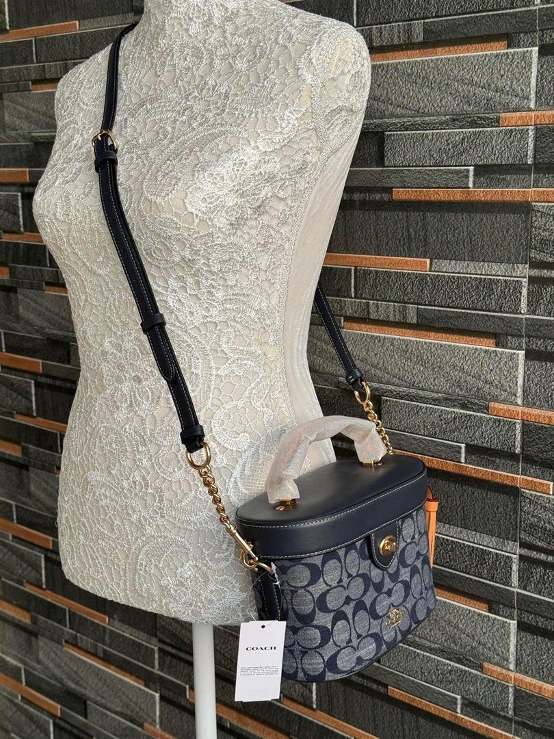 Coach Kay Crossbody, Luxury, Bags & Wallets on Carousell