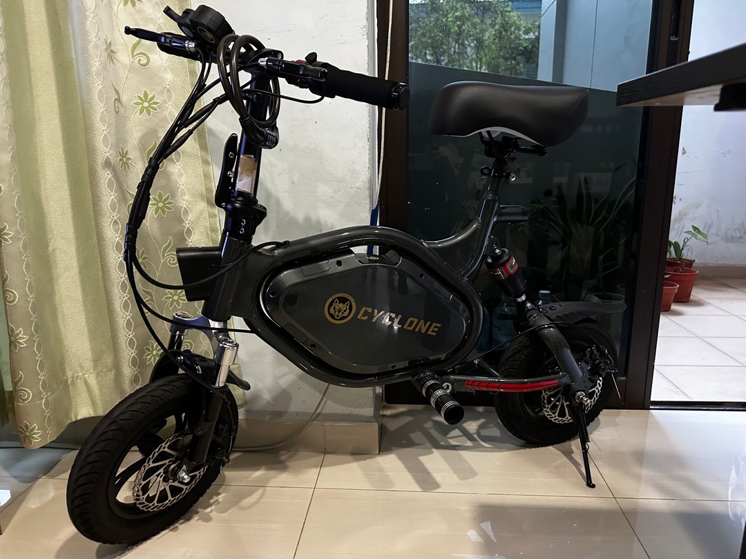 Electrowolf Cyclone E-Scooter 90km, Sports Equipment, PMDs, E-Scooters ...