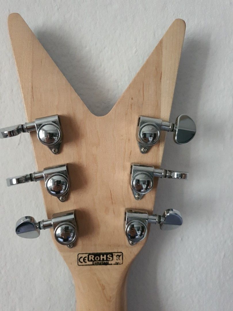 Metal Guitar - Dean ML: Camo, Hobbies & Toys, Music & Media, Musical ...