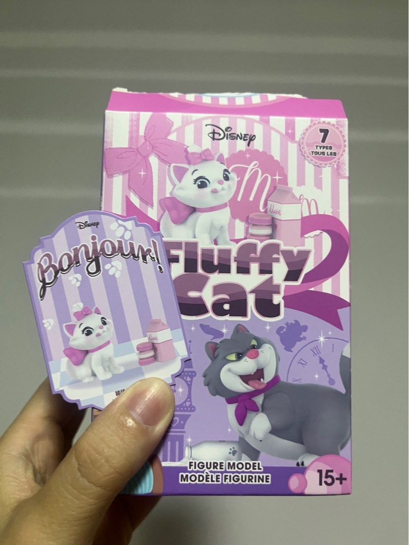 Disney Fluffy Cat 2 盲盒瑪麗貓 舔舔馬卡龍 Lick the Macaron, 興趣及遊戲, 收藏品及紀念品, 明星周邊 - Carousell