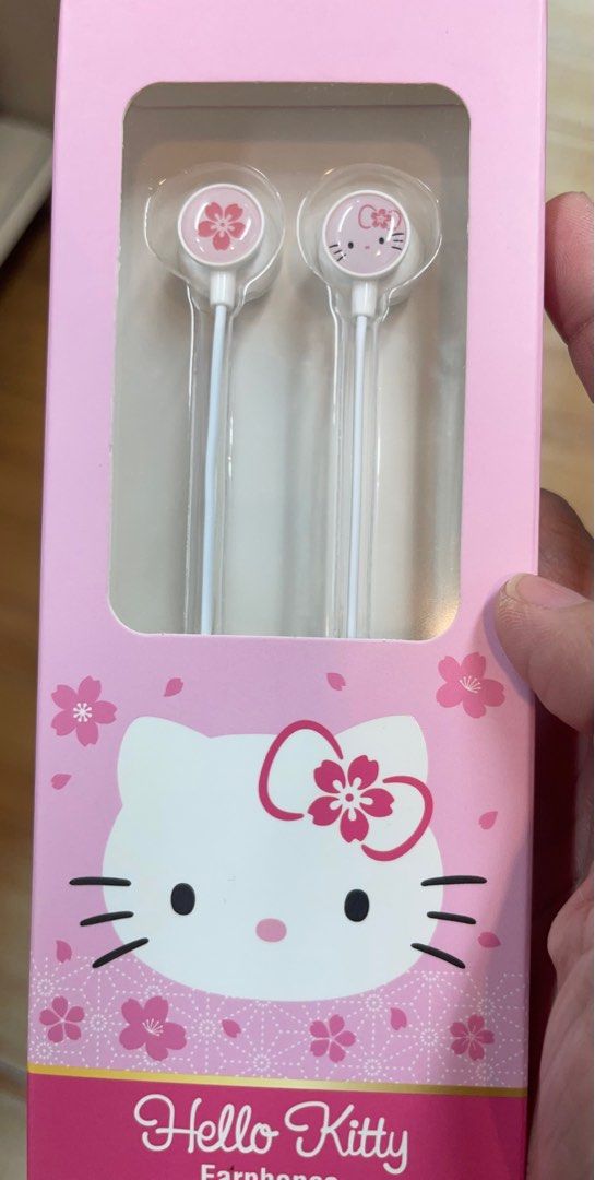 Hello kitty sanrio earphone, Audio, Earphones on Carousell