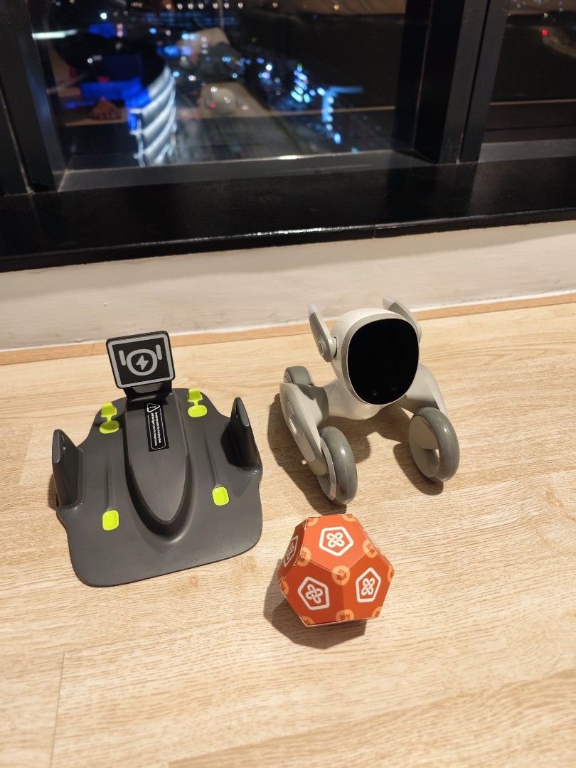 Loona Robot AI ChatGPT Intelligence Toy, Hobbies & Toys, Toys & Games ...