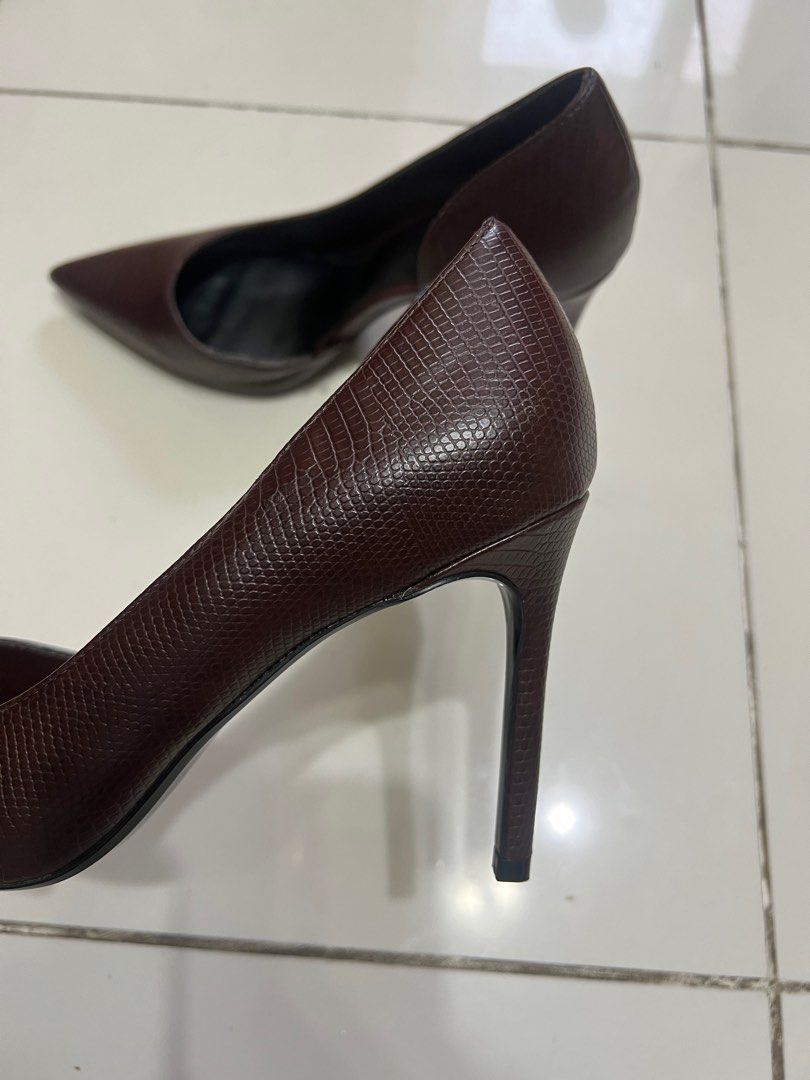 Maroon High Heels from Mango, Women's Fashion, Footwear, Heels on Carousell