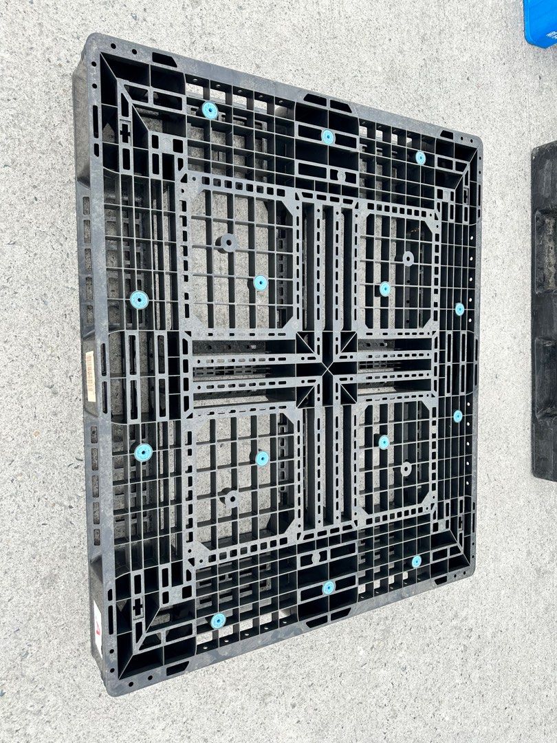 Oversize Plastic Pallet, Commercial & Industrial, Construction ...