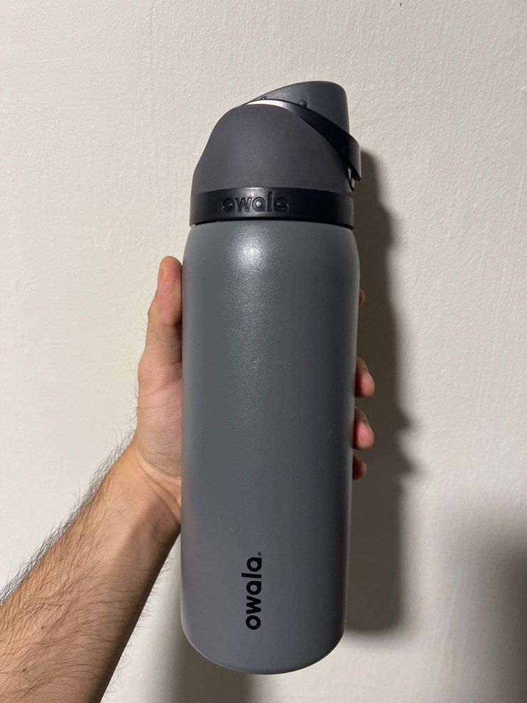 Owala Freesip Grayt 32oz Gray, Furniture & Home Living, Kitchenware ...