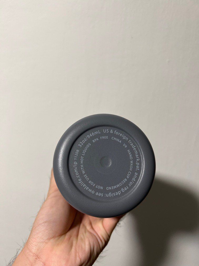 Owala Freesip Grayt 32oz Gray, Furniture & Home Living, Kitchenware ...