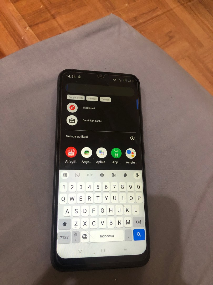 Realme C11 2GB FULLSEAT NET, Telepon Seluler & Tablet, Ponsel Android ...