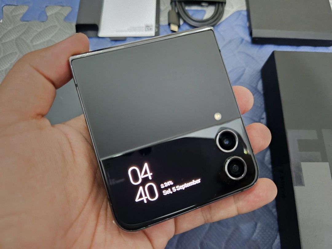 Samsung Galaxy Z Flip 4 8/256GB 5G Mulussss Banget Normal No Minus Ex ...