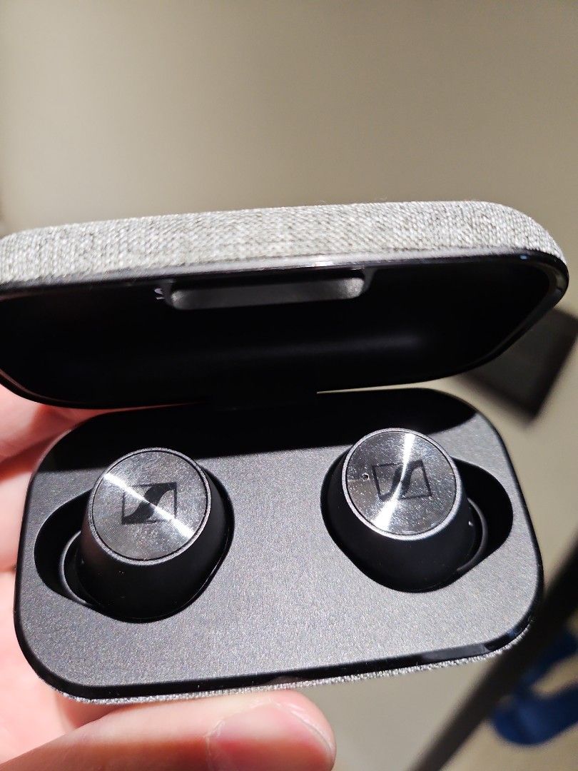 SENNIHEISER MOMENTIUM True Wireless 真無線藍牙耳機, 耳機及錄音音訊設備, 耳機在旋轉拍賣
