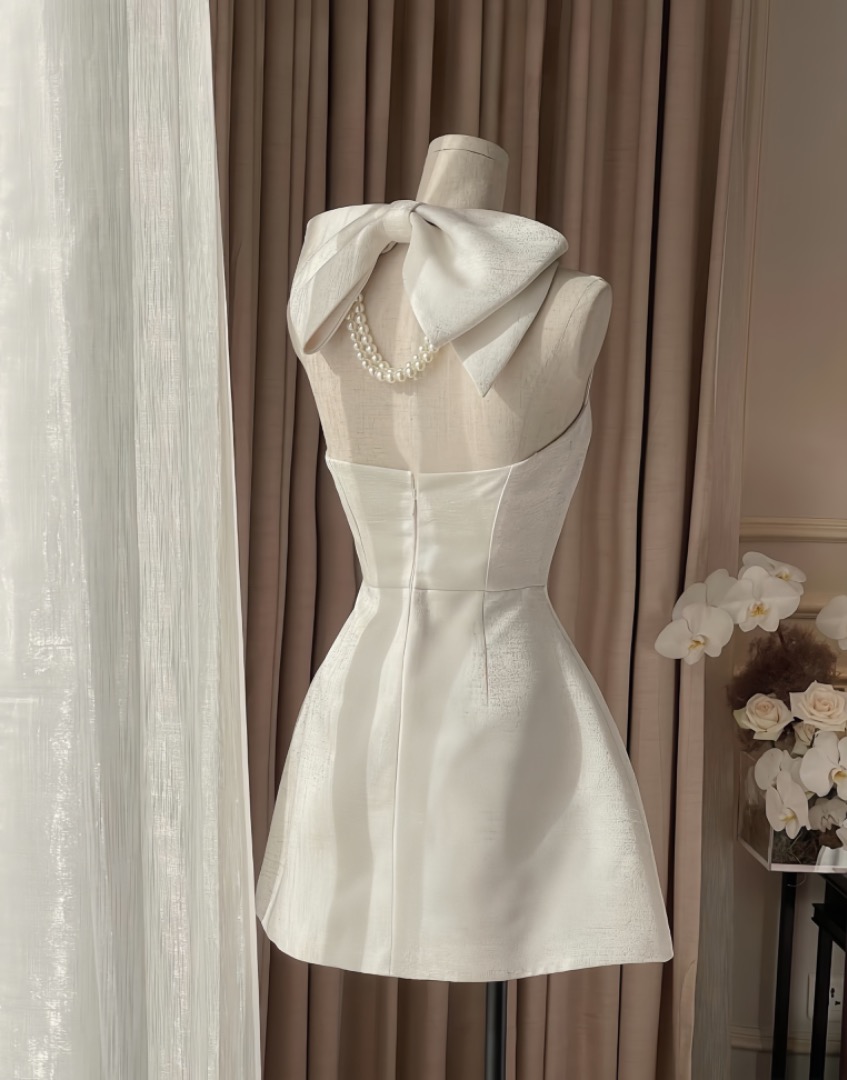 Skycastle Back Ribbon Bow Dress, Women's Fashion, Dresses & Sets ...