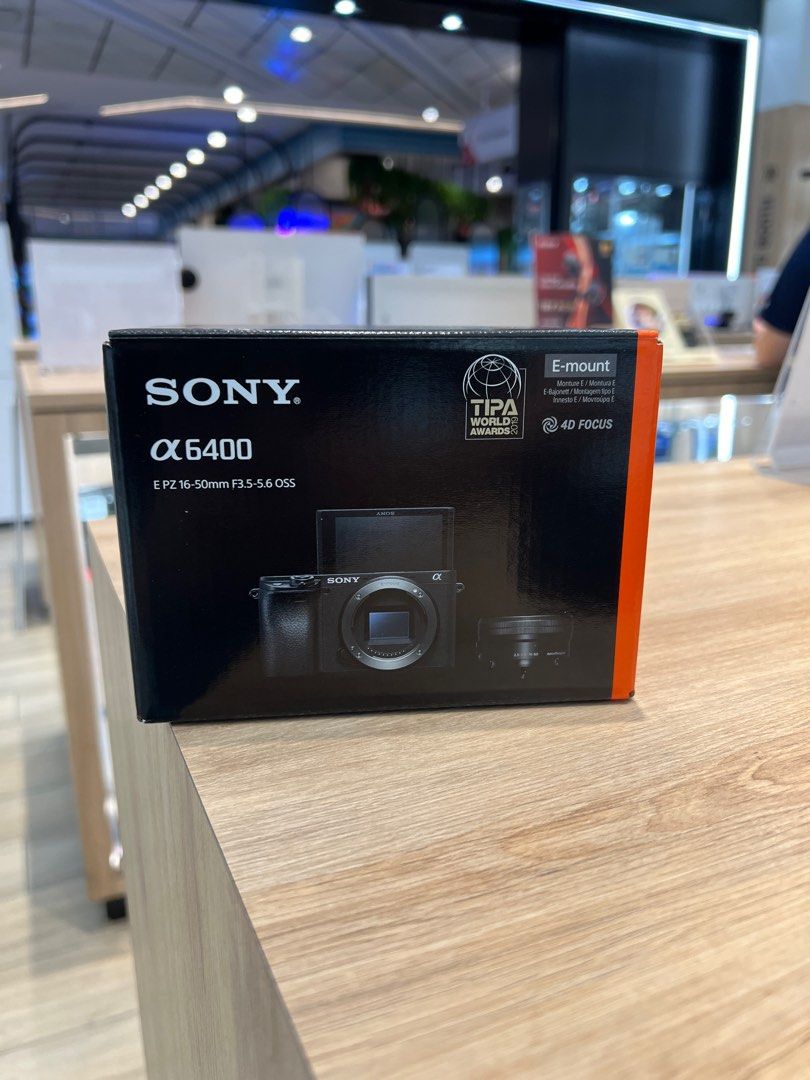 Sony A6400 16-50MM Kit Lens, Photography, Cameras on Carousell
