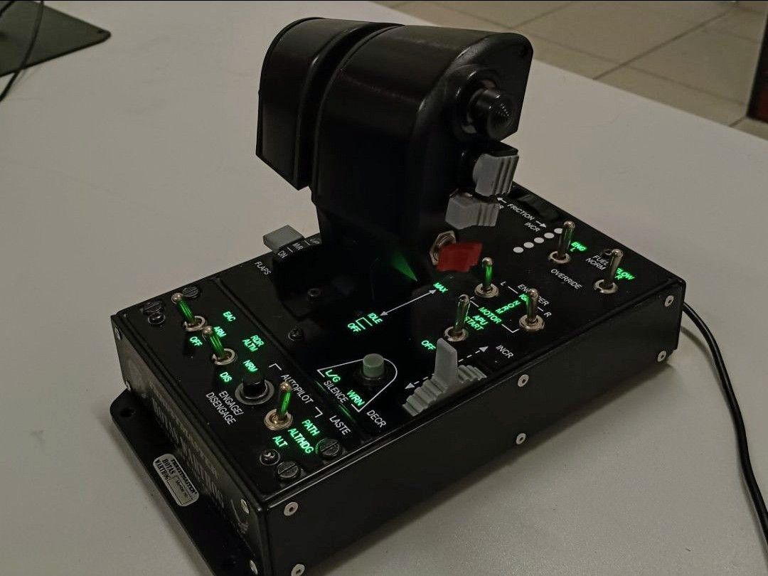 Thrustmaster HOTAS Warthog Flight Stick, Throttle and Control Panel for ...