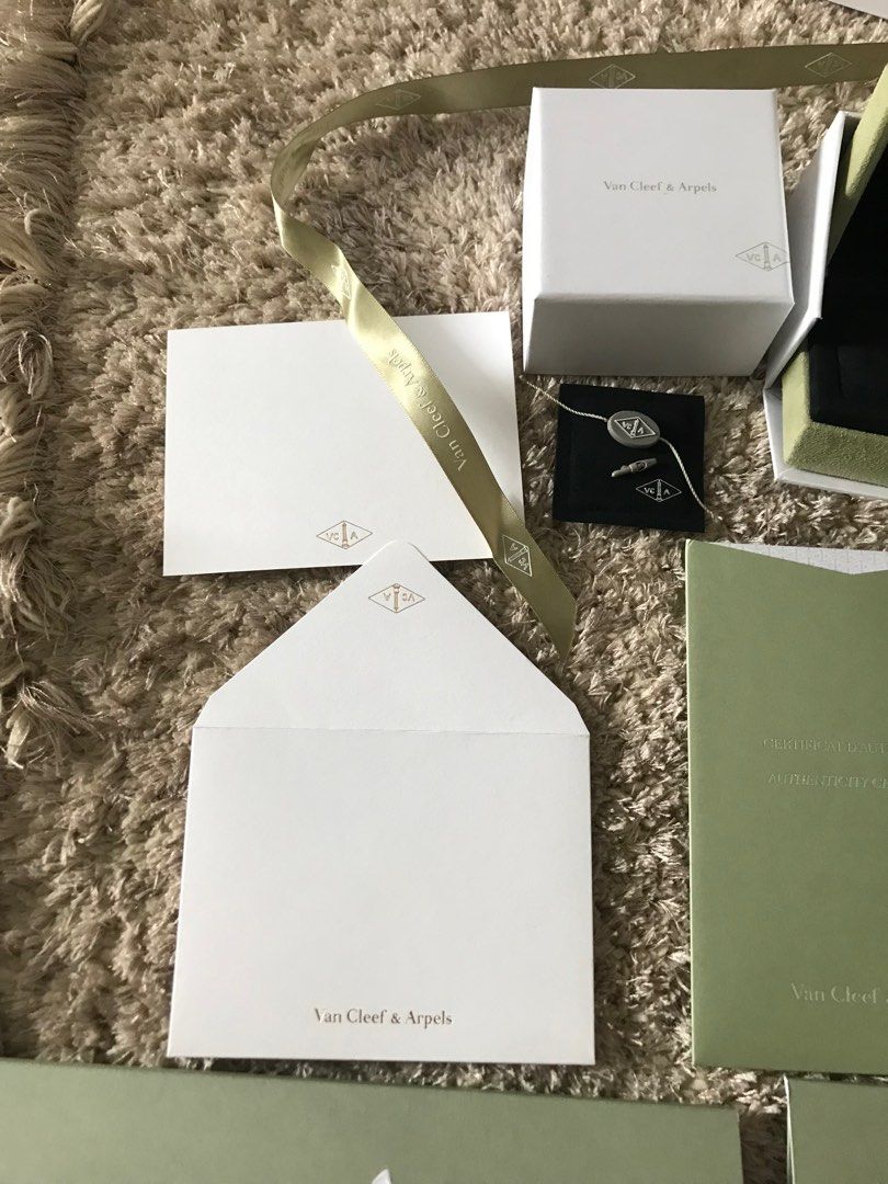 VAN CLEEF & ARPELS AUTHENTIC COMPLETE SET SEPERTI FOTO ALL 6 JUTA ...