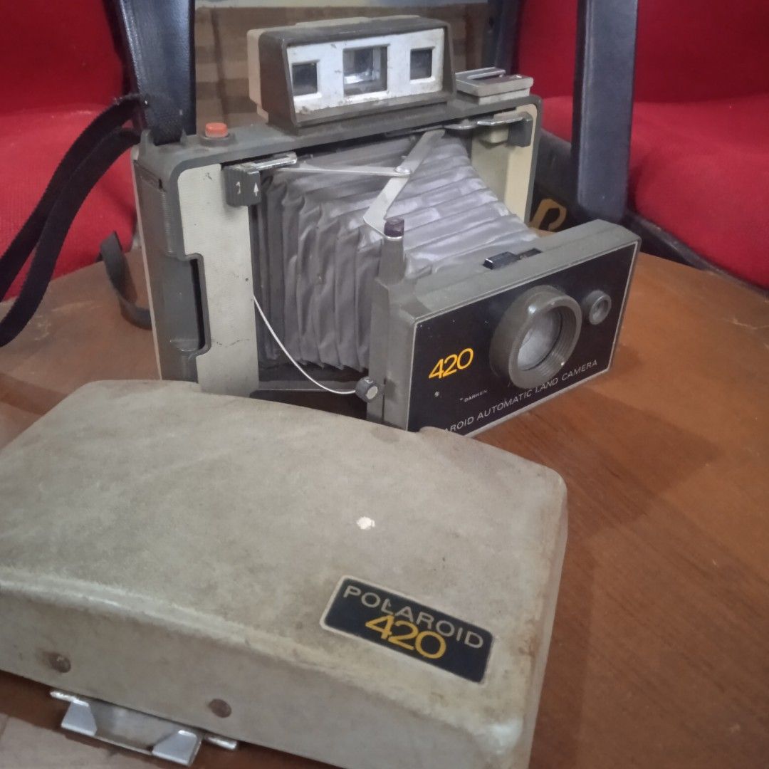 Vintage camera Polaroid 420 Land camera, Fotografi di Carousell