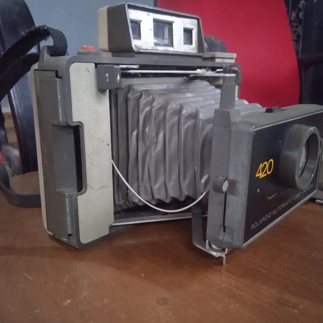 Vintage camera Polaroid 420 Land camera, Fotografi di Carousell