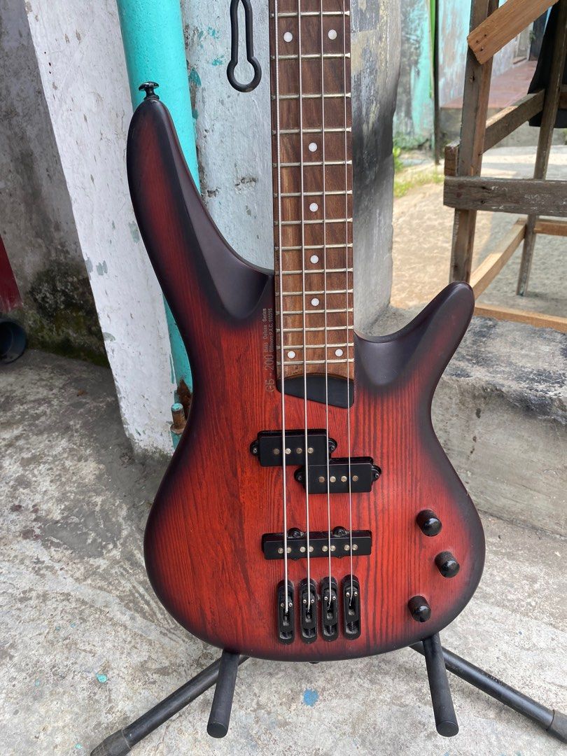 Bass Gillmore GB200 Original, Musik & Media, Alat di Carousell