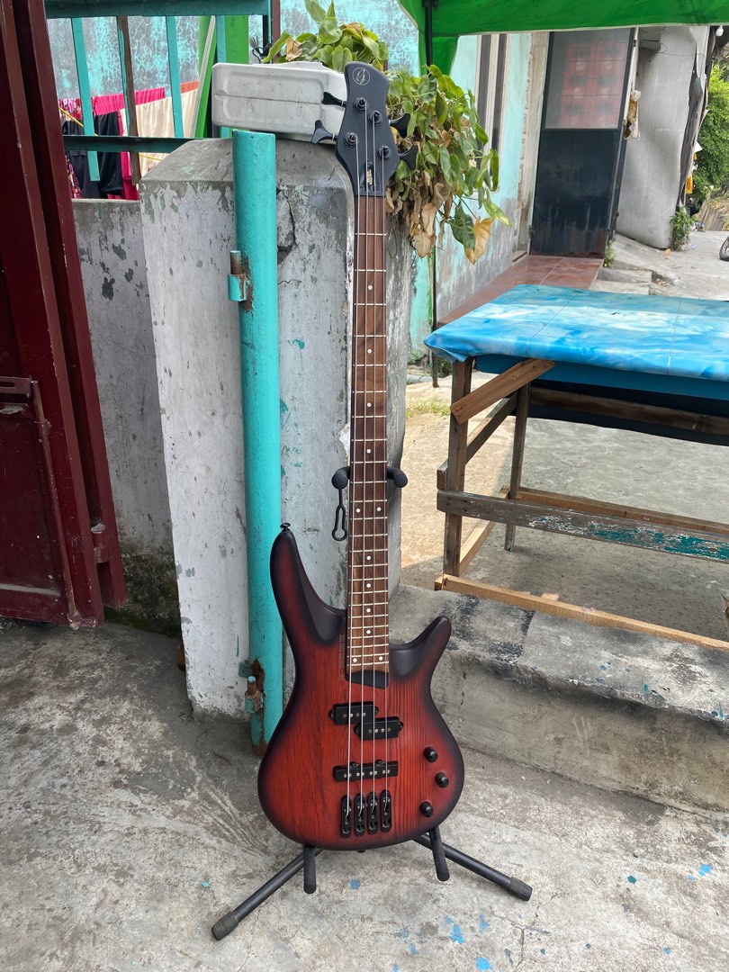 Bass Gillmore GB200 Original, Musik & Media, Alat di Carousell