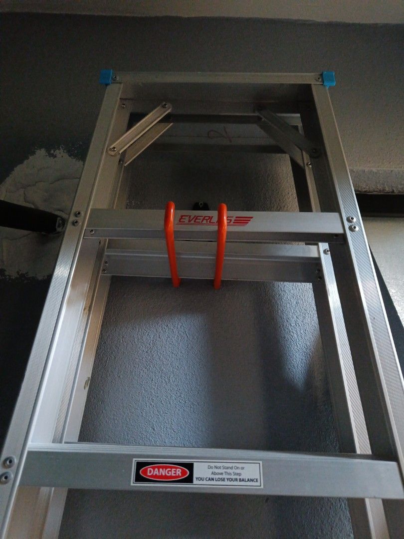 Everlast Aluminum Ladder tangga besi 8 step, Furniture & Home Living ...