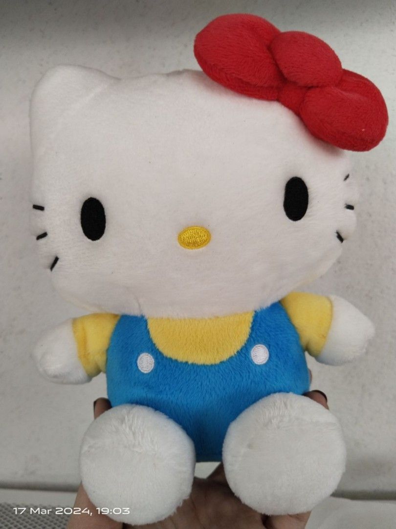 Hello Kitty Classic, Hobbies & Toys, Toys & Games on Carousell