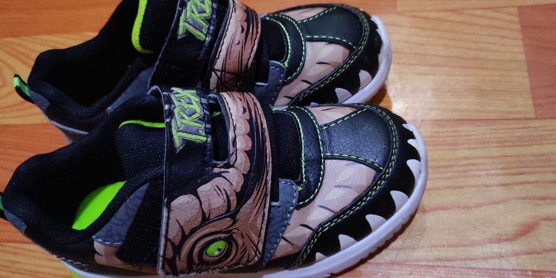 Jurassic world T.REx shoes, Babies & Kids, Babies & Kids Fashion on ...