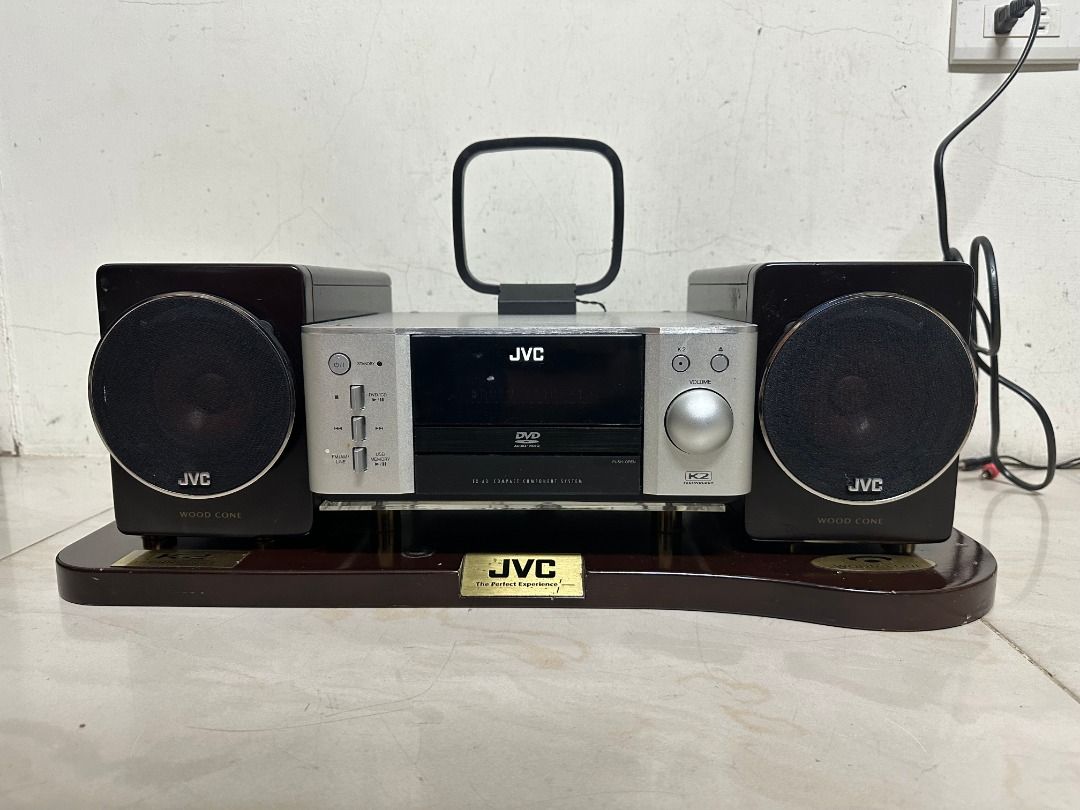 JVC CA EXA3 DVD CD USB 床頭音響 全機功能 全音域 木振膜核桃實木音箱 原廠遙控器, 耳機及錄音音訊設備, 音樂播放裝置 MP3及CD 播放器在旋轉拍賣