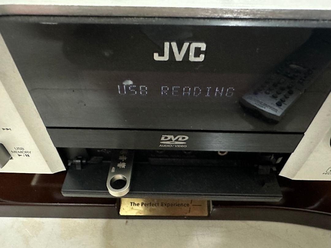 JVC CA EXA3 DVD CD USB 床頭音響 全機功能 全音域 木振膜核桃實木音箱 原廠遙控器, 耳機及錄音音訊設備, 音樂播放裝置 MP3及CD 播放器在旋轉拍賣