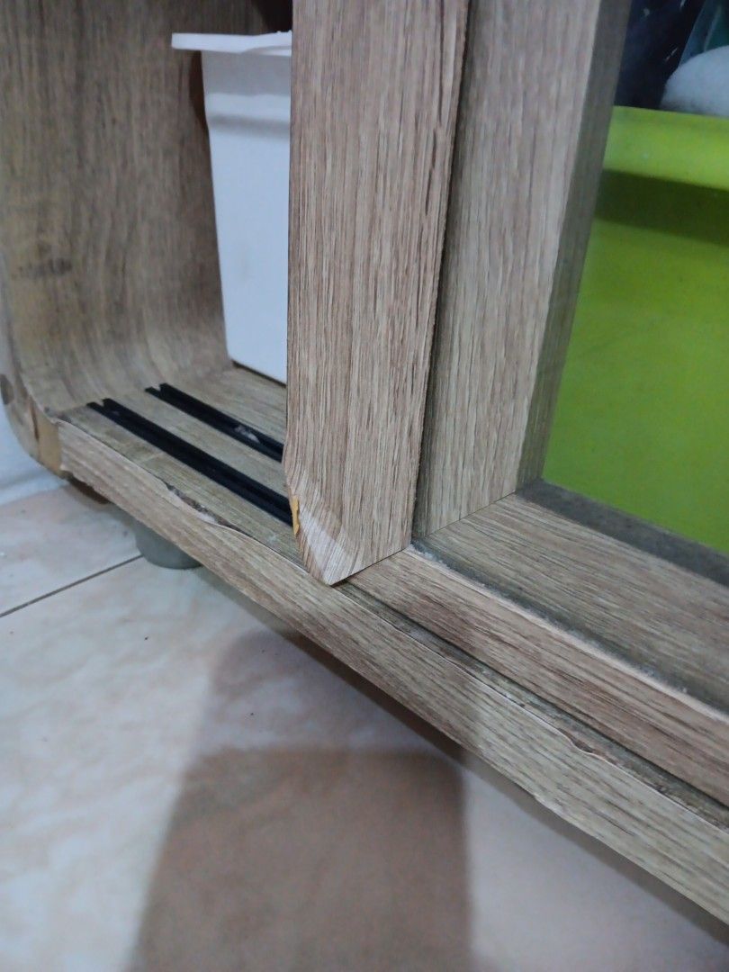 Lemari kecil kaca sliding, Perabotan Rumah di Carousell