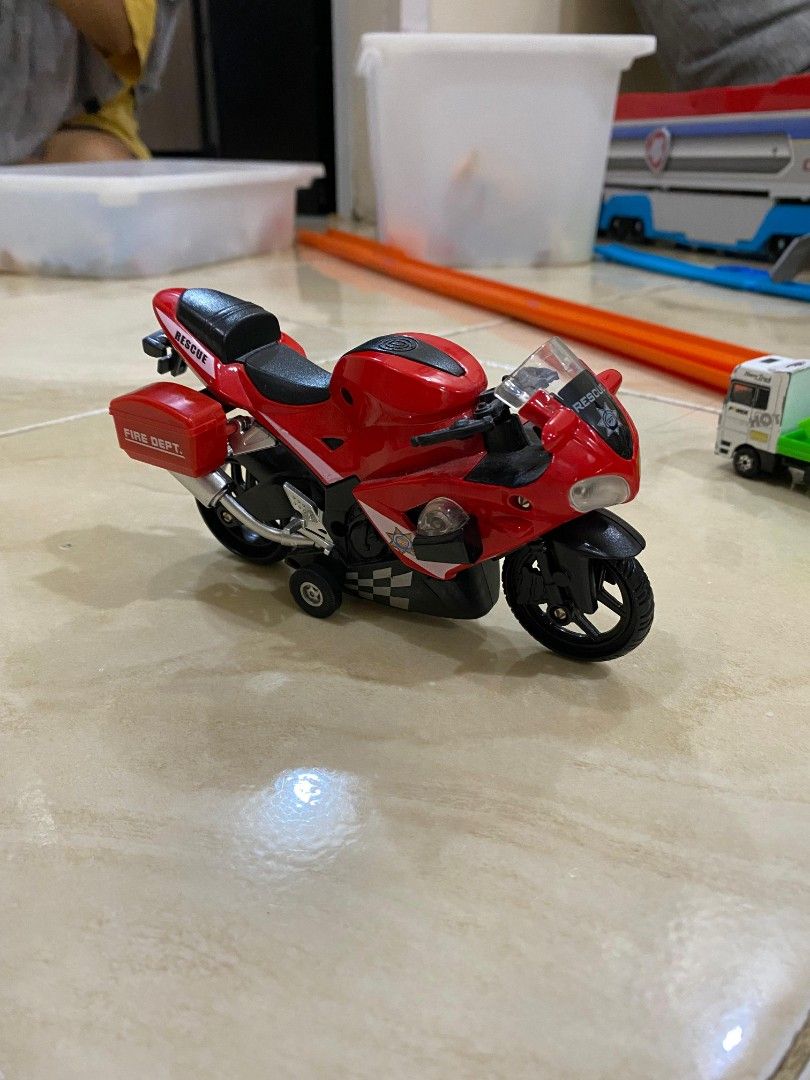 Mainan motor rescue anak merah pajangan bukan mobilan hot wheels, Toys ...