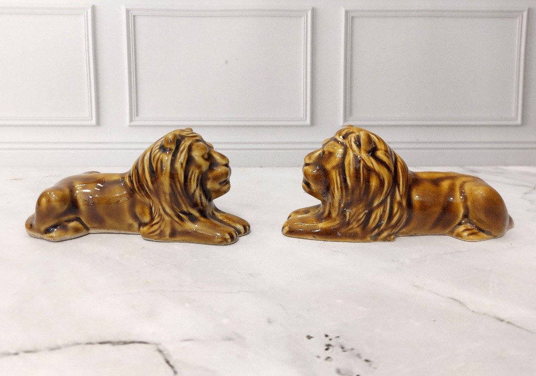 Pajangan Vintage Porselen Figurie Sitting Lion - Patung Singa, Antik ... Pajangan Vintage Porselen Figurie Sitting Lion - Patung Singa, Antik ...
