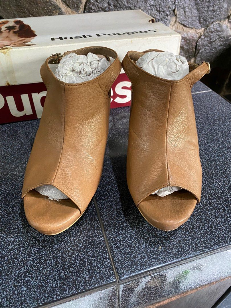 (Preloved) Hush Puppies Heels Tan Color, Fesyen Wanita, Sepatu di Carousell