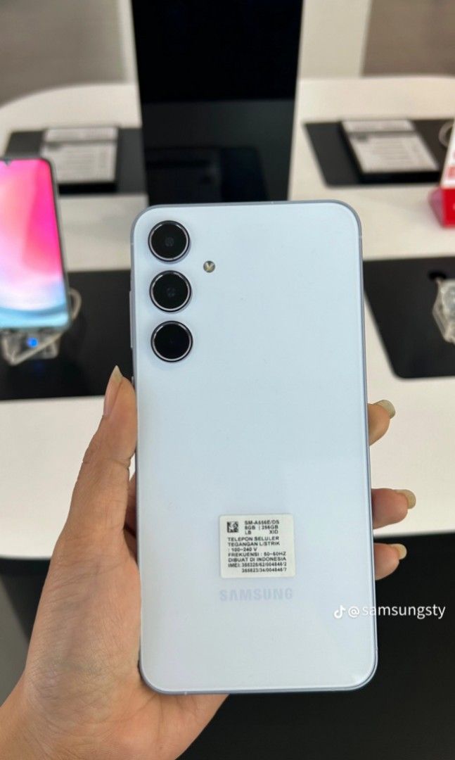 Samsung galaxy A55, Telepon Seluler & Tablet, Lainnya di Carousell