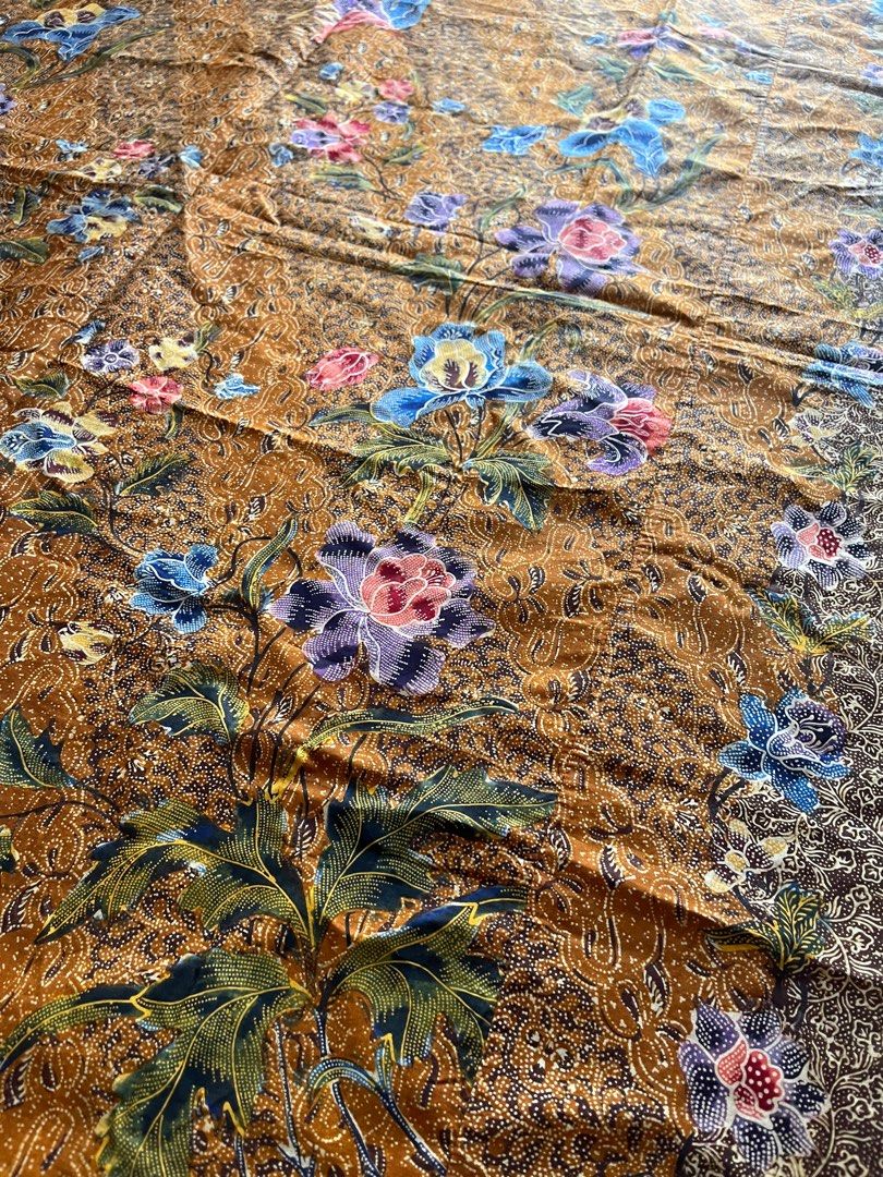 VINTAGE KAIN BATIK SARONG, Women's Fashion, Dresses & Sets, Traditional ...