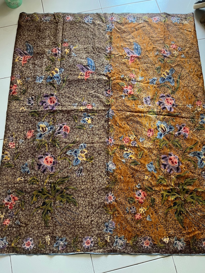 VINTAGE KAIN BATIK SARONG, Women's Fashion, Dresses & Sets, Traditional ...